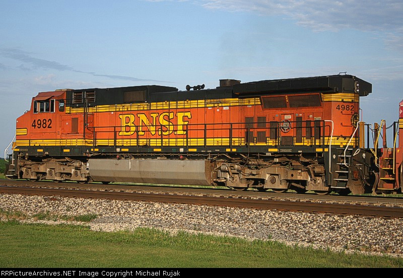 BNSF 4982